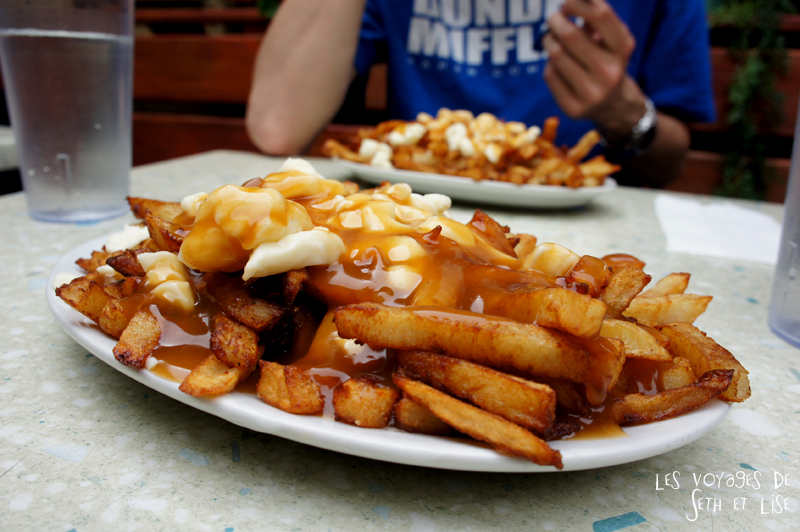 Une poutine à la banquise - Les voyages de Seth et Lise